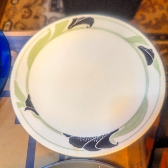 Corelle | Dining | Vintage Corelleblack Orchid Set3 Breadsalad Plates ...
